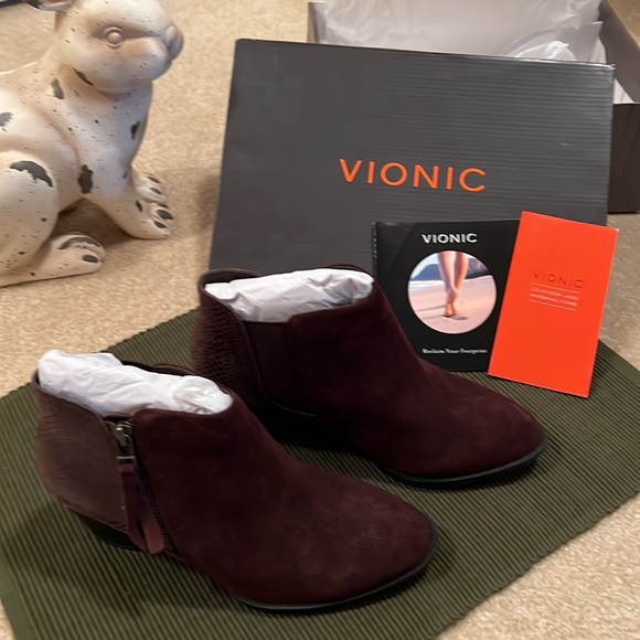 Vionic | Shoes | Vionic Booties Brand New In Box Joe Vera Style Toffee ...